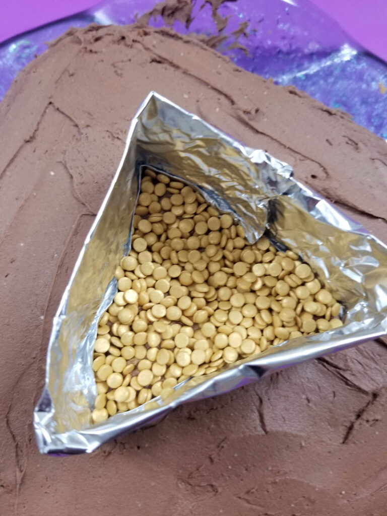 Purim Cake that's insanely easy to make! - Jewish Moms & Crafters