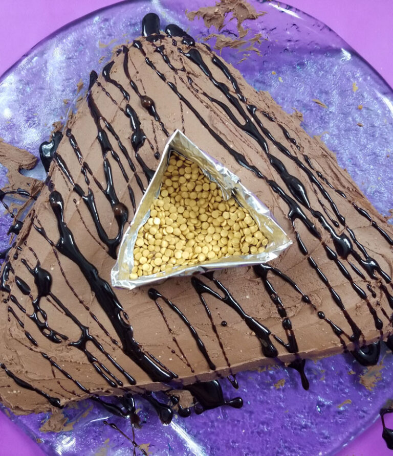 Purim Cake that's insanely easy to make! - Jewish Moms & Crafters