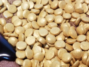 Purim Cake that's insanely easy to make! - Jewish Moms & Crafters