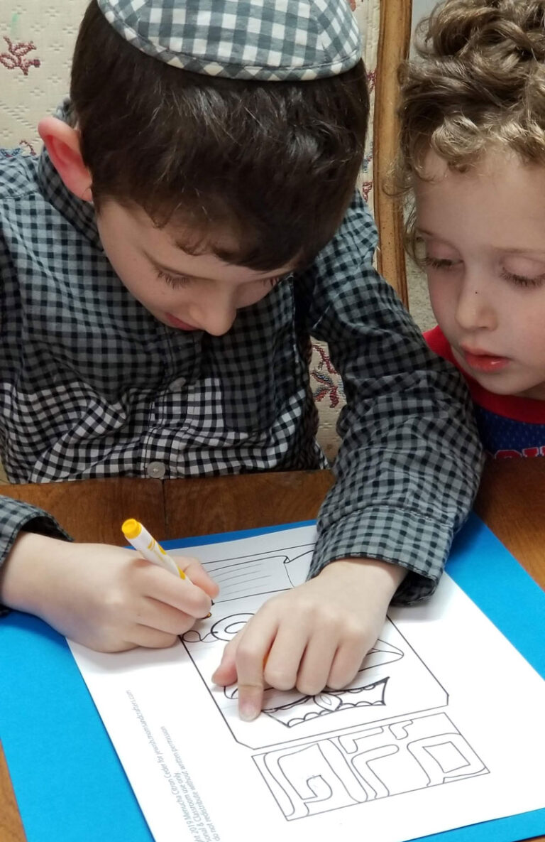 Purim Grogger Craft - Make your own paper noisemaker!