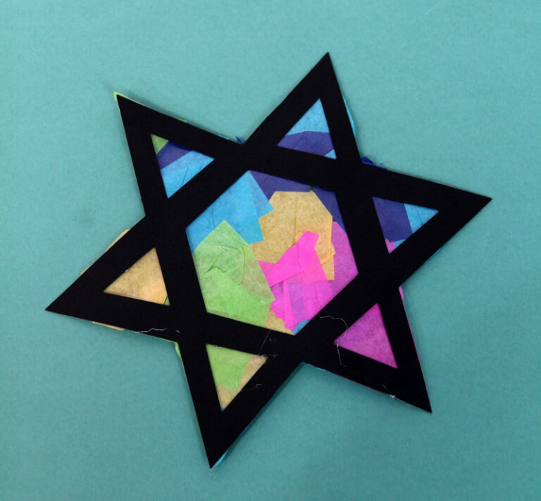 Hanukkah Suncatchers Craft for Toddlers and Preschool