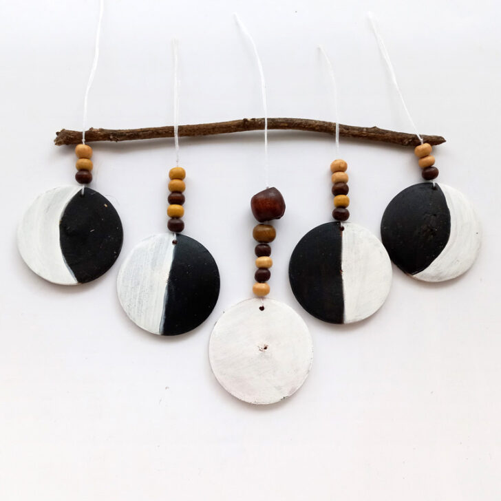 Moon Phase Craft - Jewish Moms & Crafters