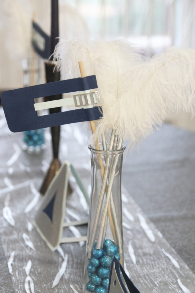 Purim Tablescape + Decoration Ideas - Jewish Moms & Crafters