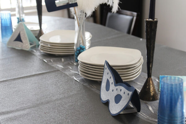 Purim Tablescape + Decoration Ideas - Jewish Moms & Crafters