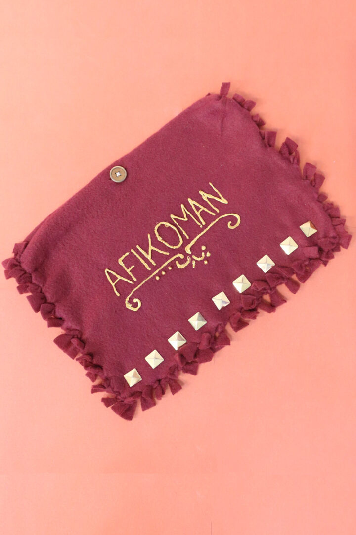 No Sew Afikoman Bag Craft - Jewish Moms & Crafters