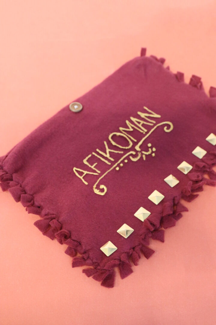 No Sew Afikoman Bag Craft - Jewish Moms & Crafters
