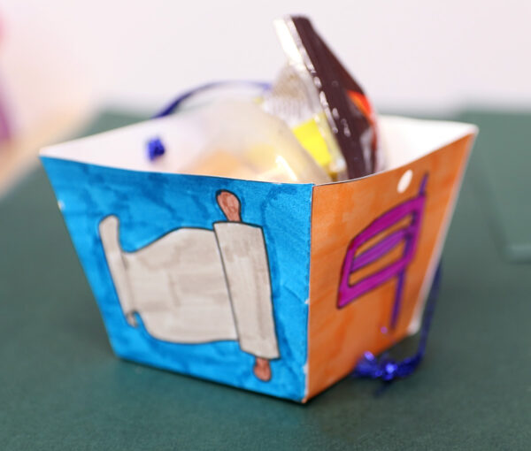 Color & Craft Mishloach Manot Baskets for Purim - Jewish Moms & Crafters