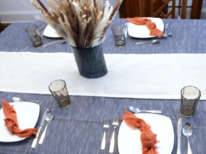 Passover Seder Tablescape - Jewish Moms & Crafters