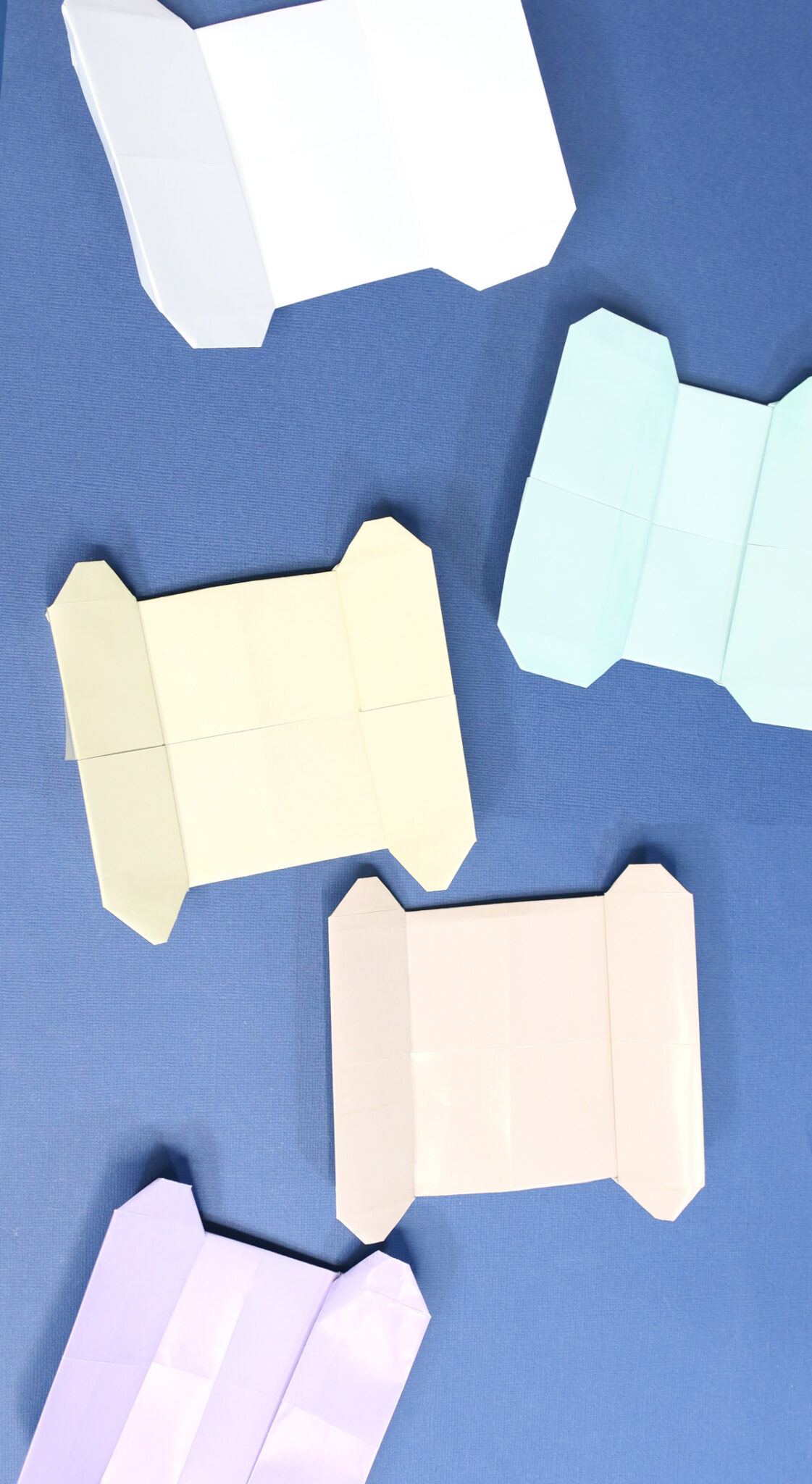 How to Fold an Origami Torah Scroll - Jewish Moms & Crafters