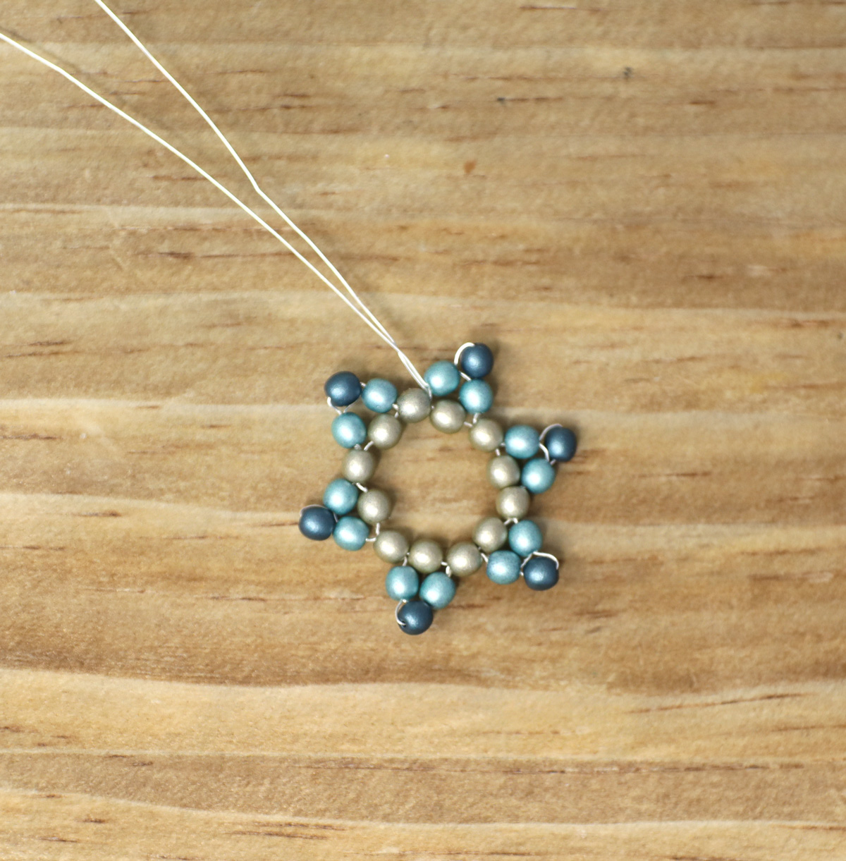 Star Of David Pendant Beading Tutorial - Jewish Moms & Crafters