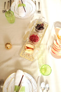 Rosh Hashanah Tablescape - Decor & Gift Ideas! - Jewish Moms & Crafters