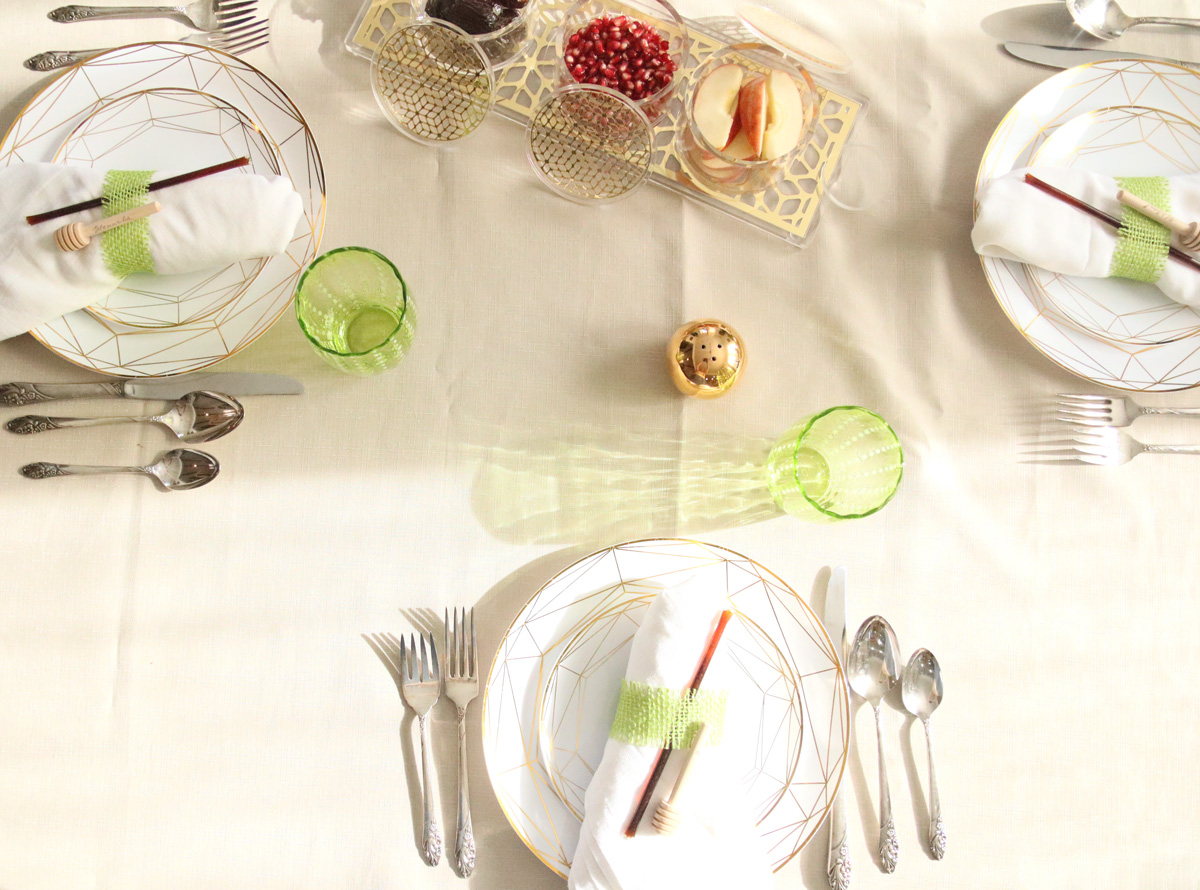Rosh Hashanah Tablescape - Decor & Gift Ideas! - Jewish Moms & Crafters