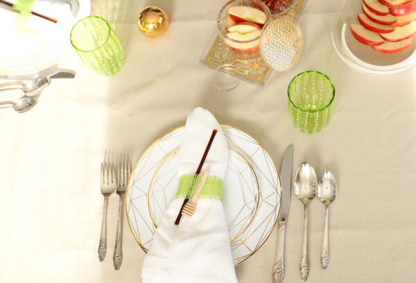 Rosh Hashanah Tablescape - Decor & Gift Ideas! - Jewish Moms & Crafters