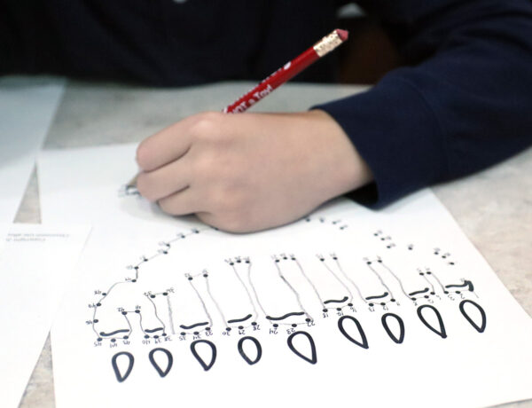 Hanukkah Dot to Dot Printable Worksheets for Kids - Jewish Moms & Crafters