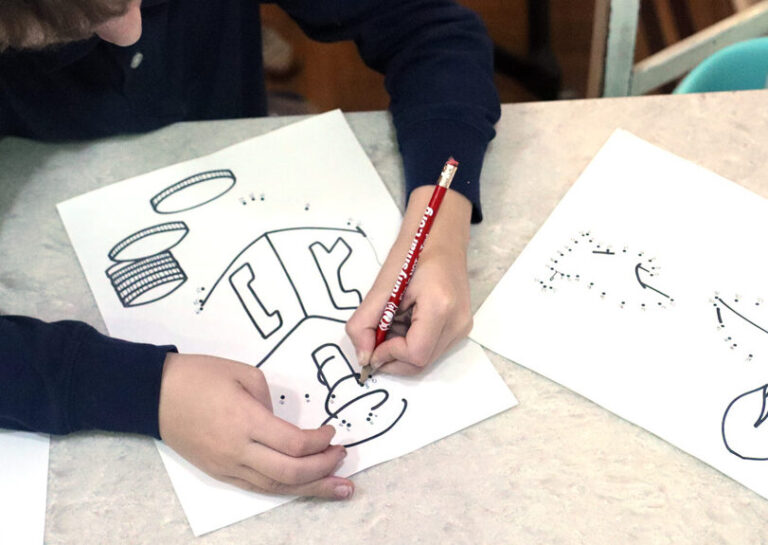 Hanukkah Dot to Dot Printable Worksheets for Kids - Jewish Moms & Crafters