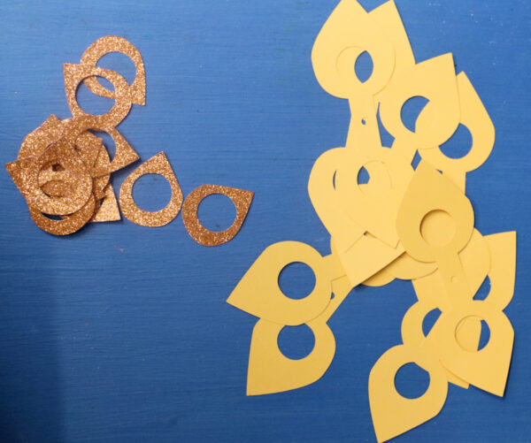 Lolly Menorah Chanukah Centerpiece - Jewish Moms & Crafters