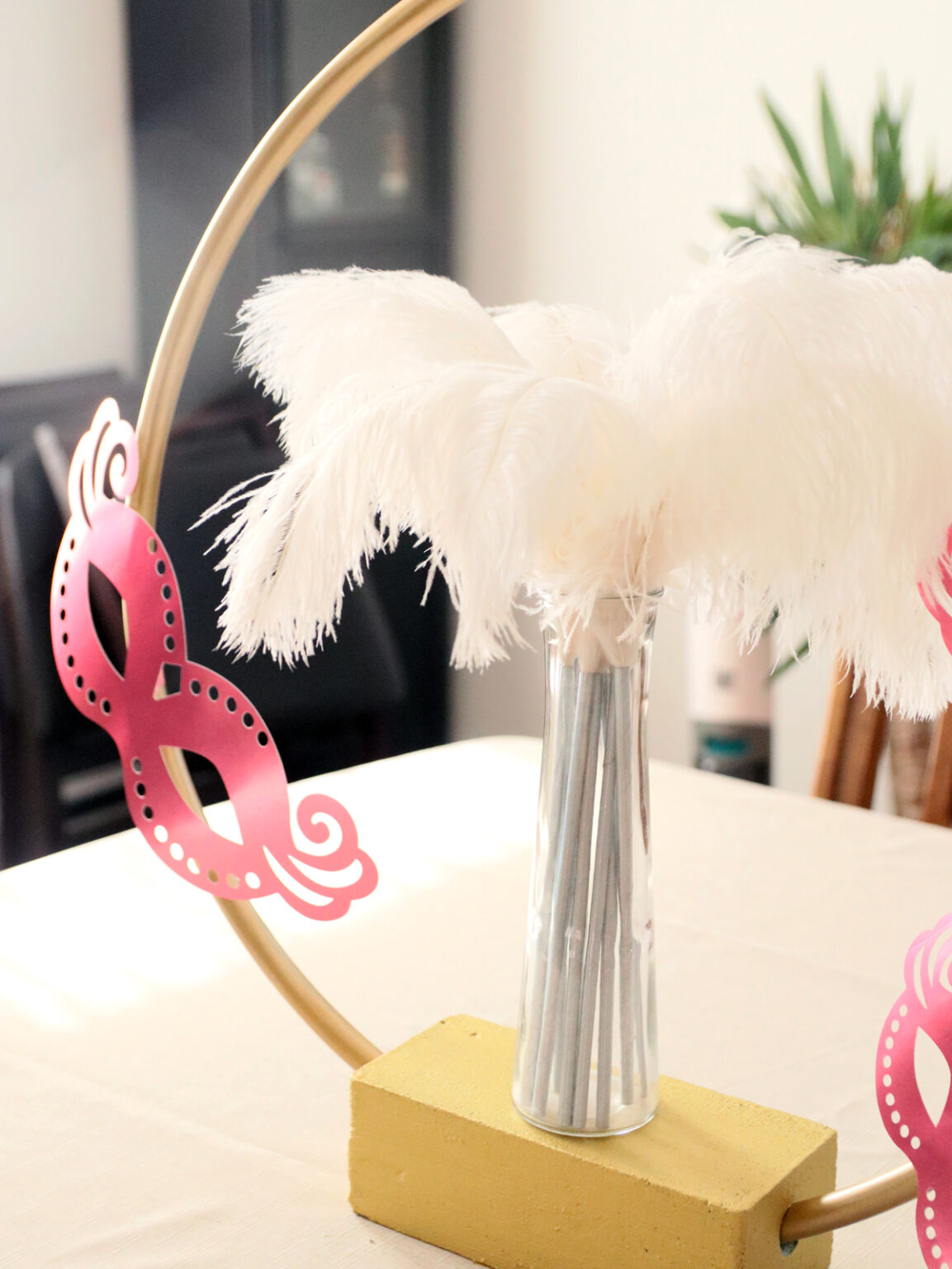 DIY Purim Centerpieces - Jewish Moms & Crafters