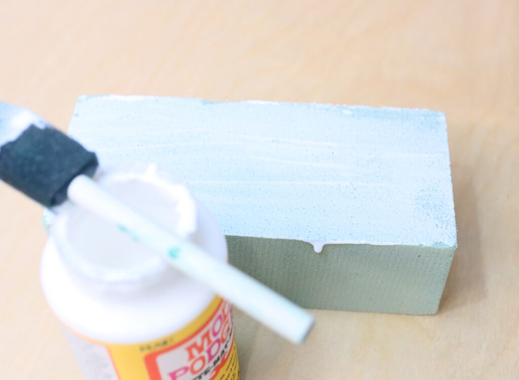 DIY Purim Centerpieces - Jewish Moms & Crafters