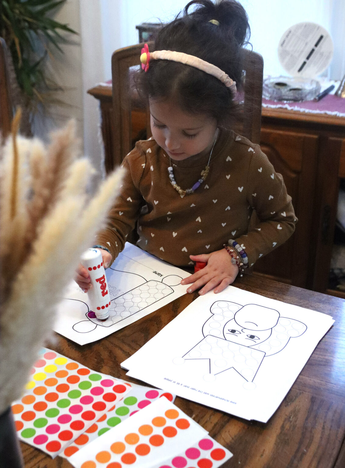Preschool Megillah Activity - Do a Dot Art - Jewish Moms & Crafters