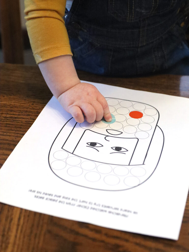 Preschool Megillah Activity - Do a Dot Art - Jewish Moms & Crafters