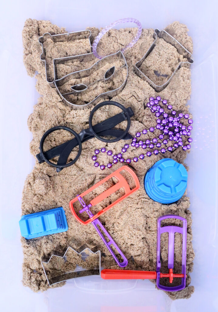 Purim Sensory Bin - Toddler & Preschool Activity! - Jewish Moms & Crafters