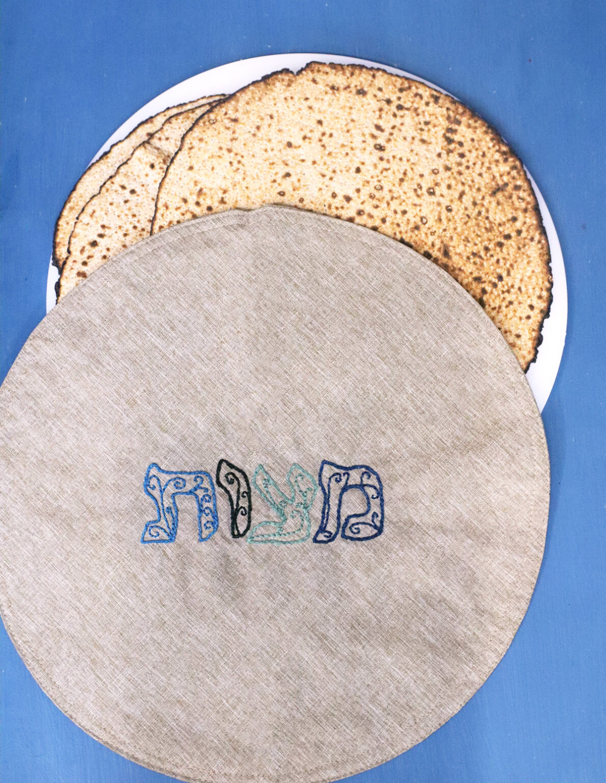 DIY Embroidered Matzah Cover Craft - Free pattern - Jewish Moms & Crafters