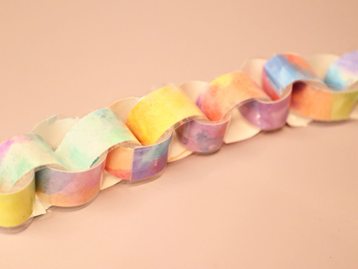 Sukkot Paper Chains - 5 Ideas for Waterproof Decorations - Jewish Moms ...