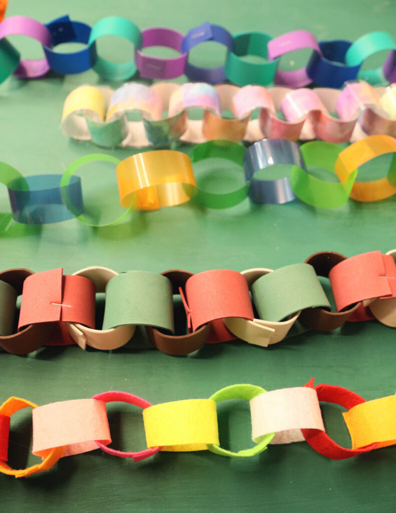 Sukkot Paper Chains - 5 Ideas for Waterproof Decorations - Jewish Moms ...