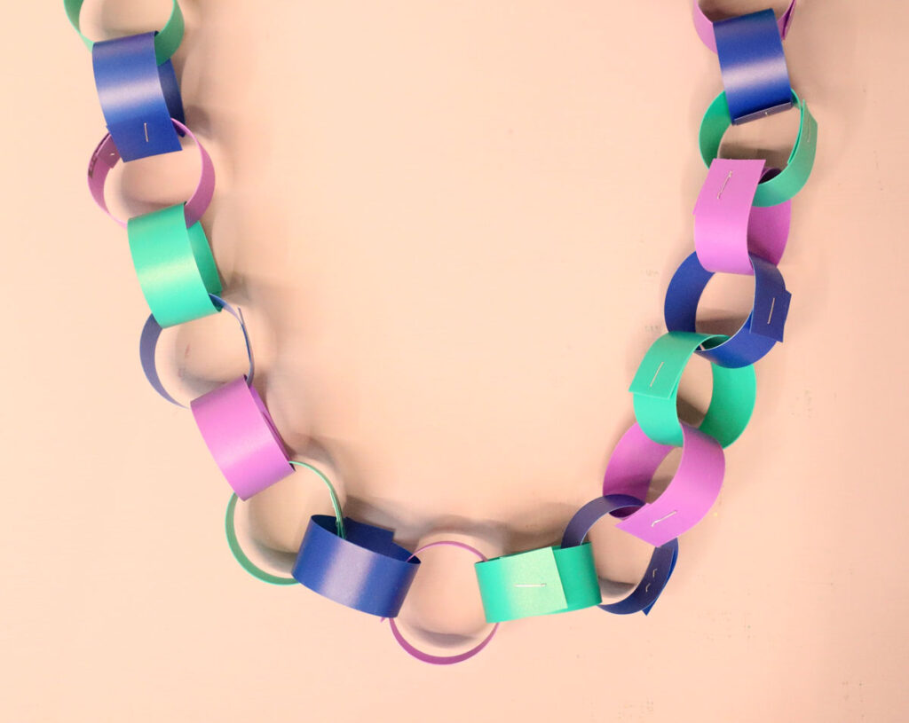 Sukkot Paper Chains - 5 Ideas for Waterproof Decorations - Jewish Moms ...