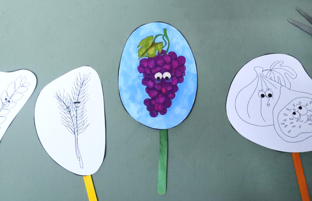 Shivat Haminim Puppets Craft (Perfect for Tu B'Shvat) - Jewish Moms ...