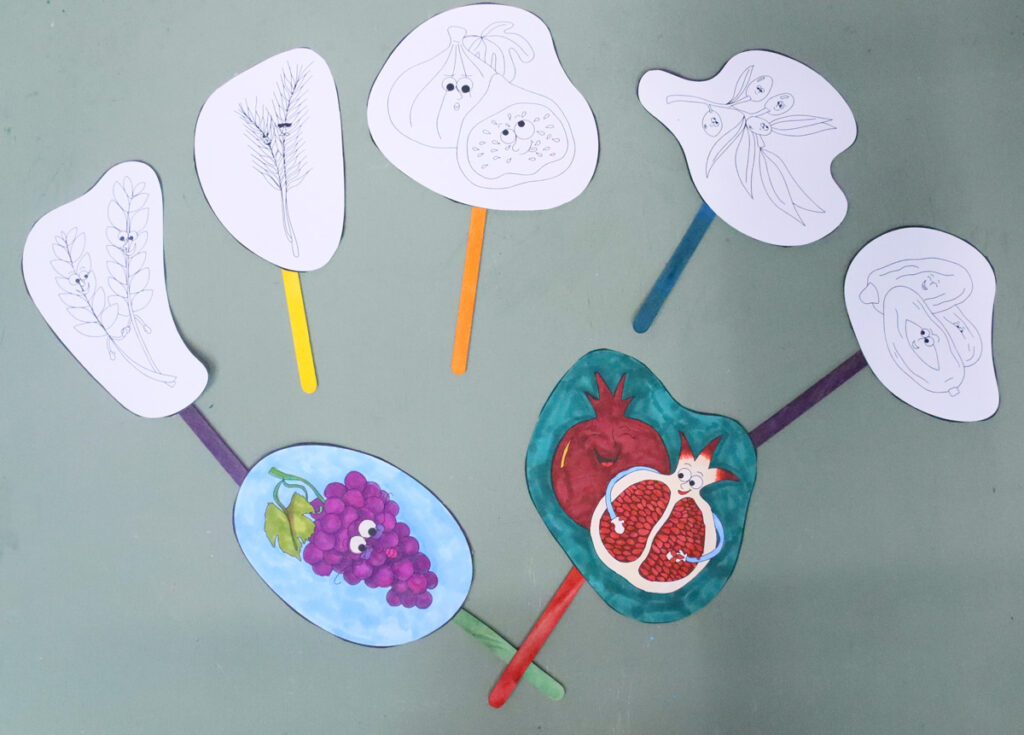 Shivat Haminim Puppets Craft (Perfect for Tu B'Shvat) - Jewish Moms ...